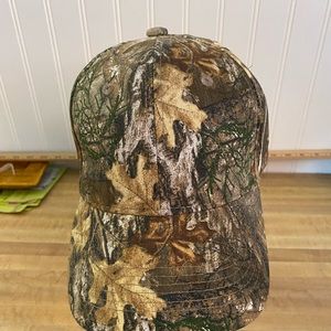 Realtree | Accessories | Brand New Mens Real Tree Camo Colored Hatcap ...